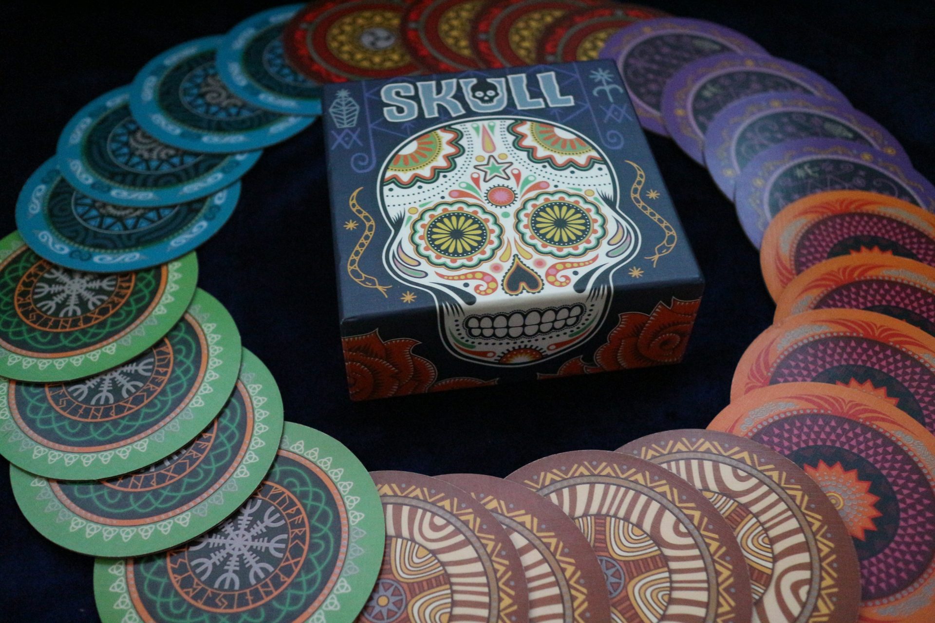 【ボードゲームレビュー】スカル（SKULL）｜ルール・拡張版・評価・感想